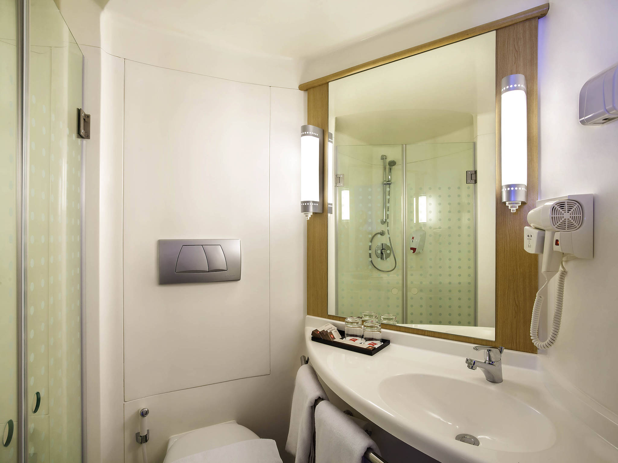 Hotel in Manado - ibis Manado City Center Boulevard - Accorhotels Hotel in Manado - ibis Manado City Center Boulevard - Accorhotels