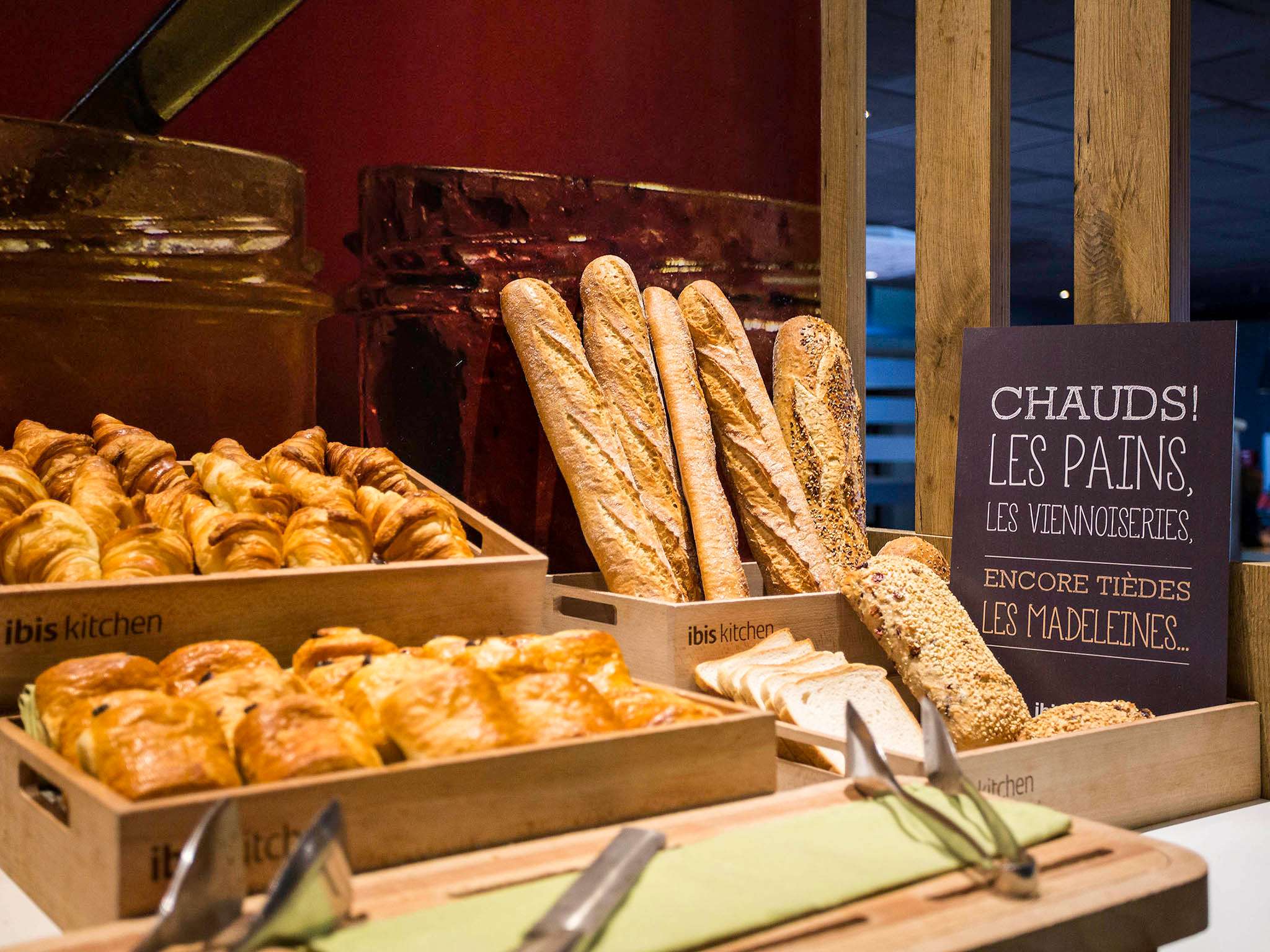 ibis budget Bordeaux Lac in Bordeaux from £39 - Trabber Hotels