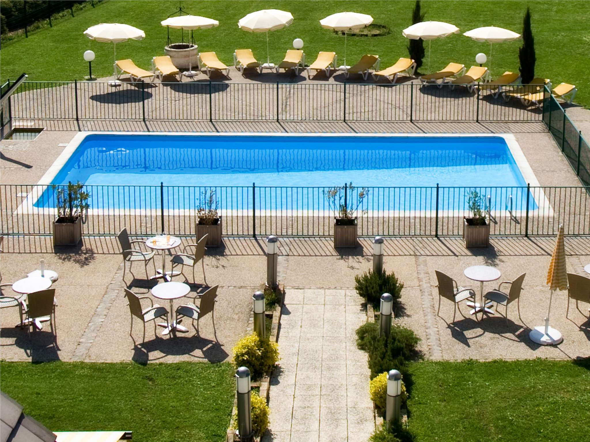 Ibis Beaune - La Ferme aux Vins - ALL