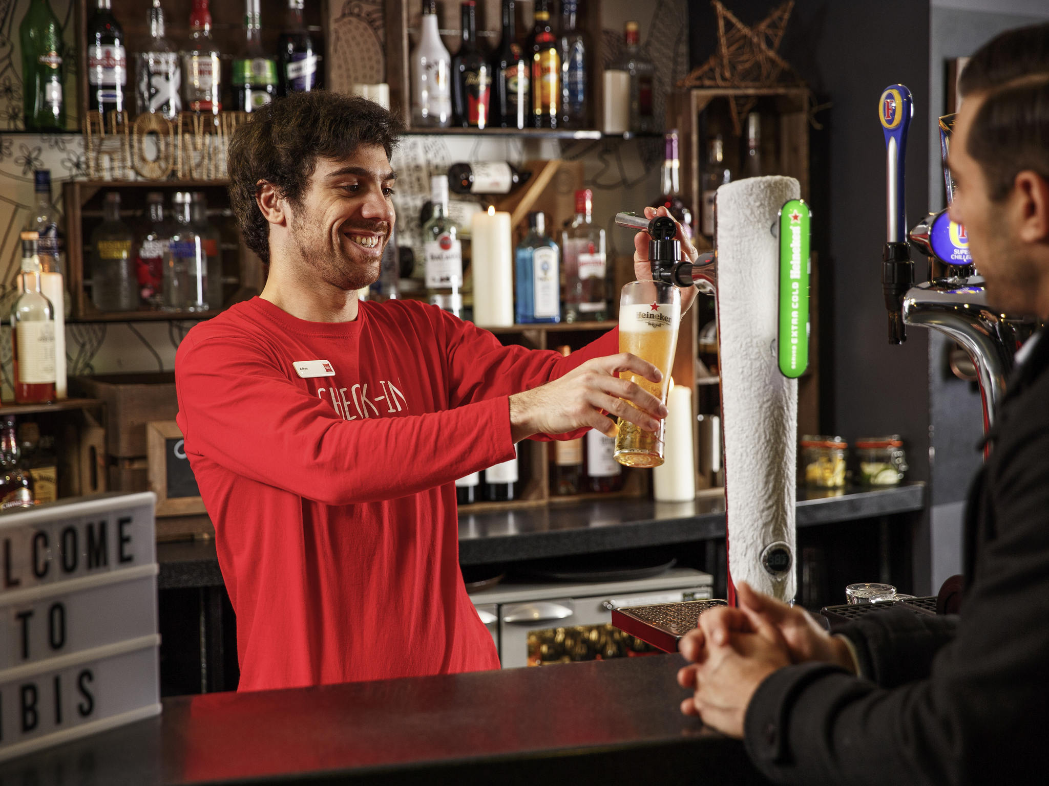 Ibis London Luton Airport | Well Equipped Hotel in Luton - ALL