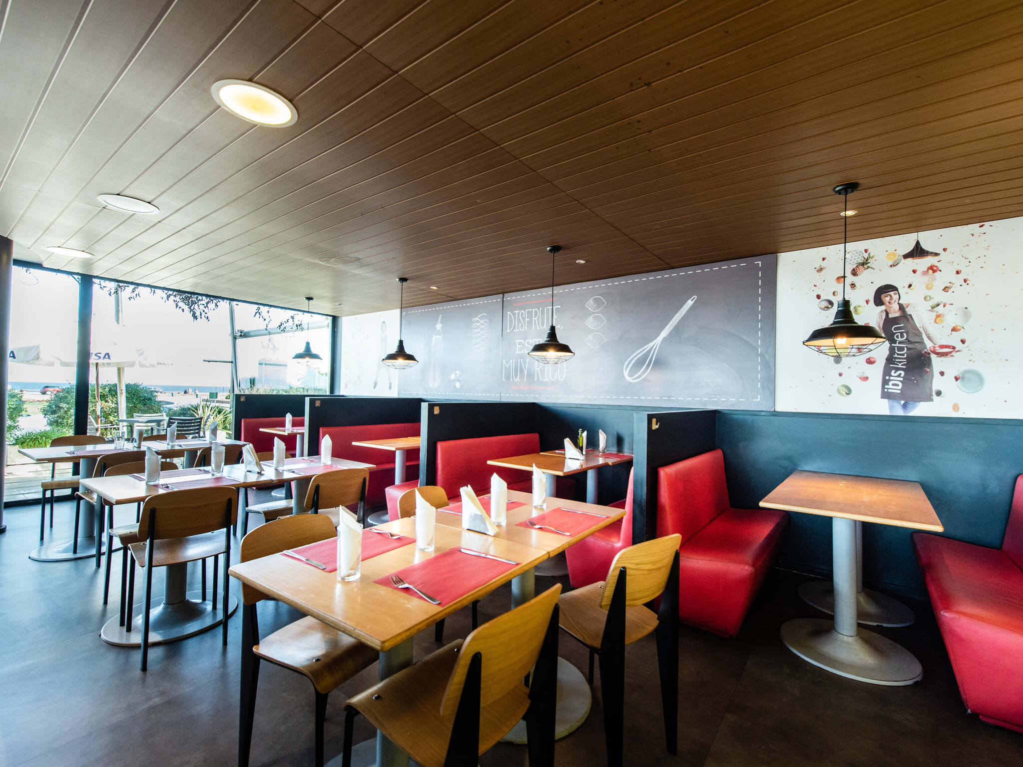 Affordable and well located hotel in Montevideo | ibis - ALL