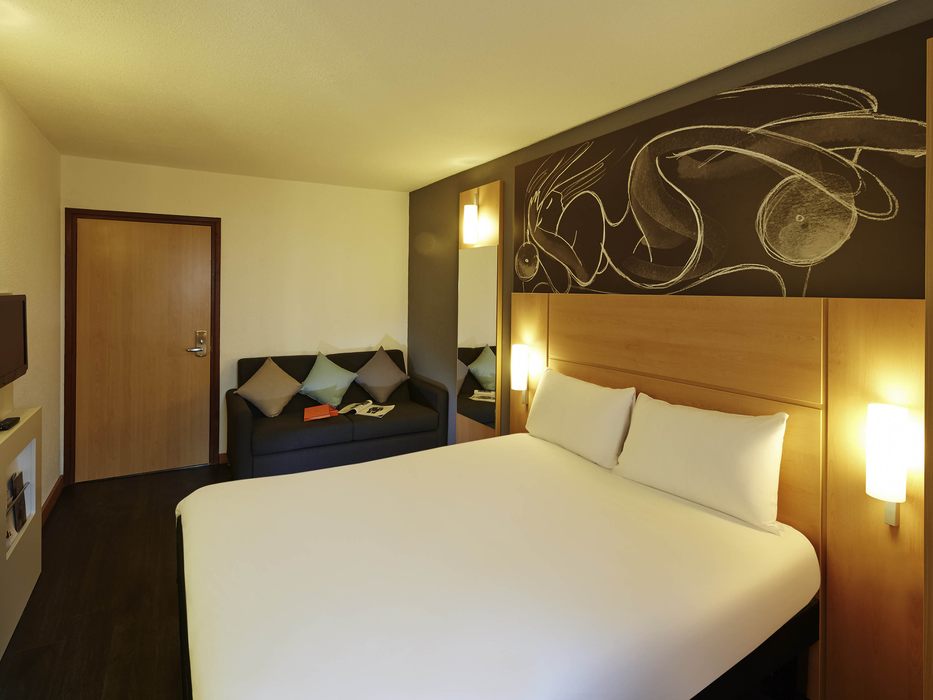 Ibis Reading Centre | Well Equipped Hotel in Reading - ALL