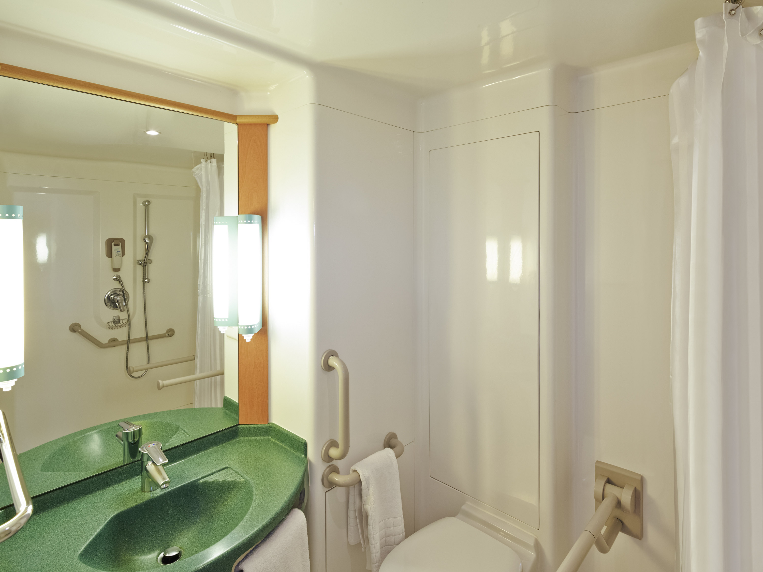 Ibis Reading Centre | Well Equipped Hotel in Reading - ALL