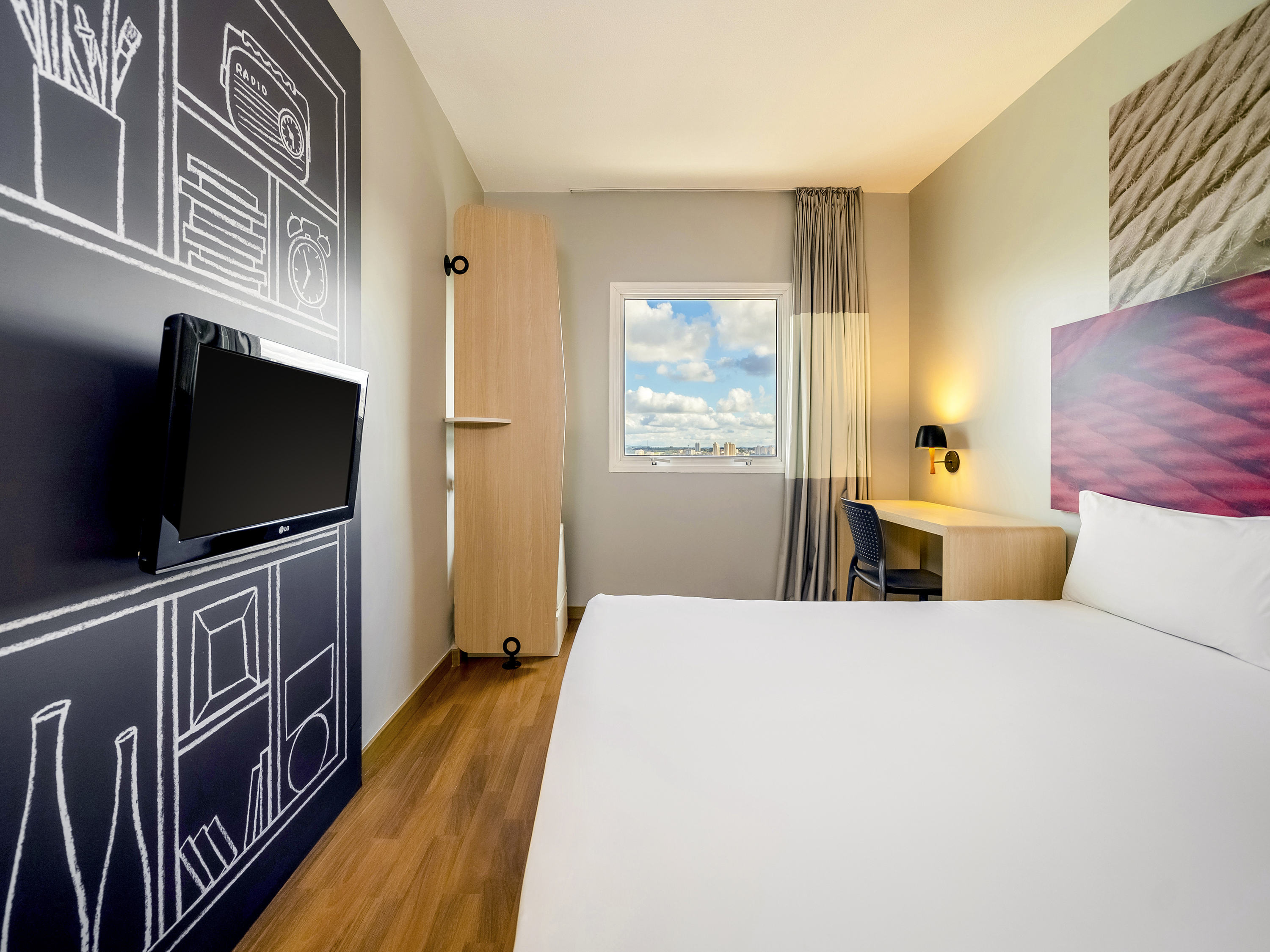 Hotel em Interlagos vibrante, moderno e econômico | ibis - ALL