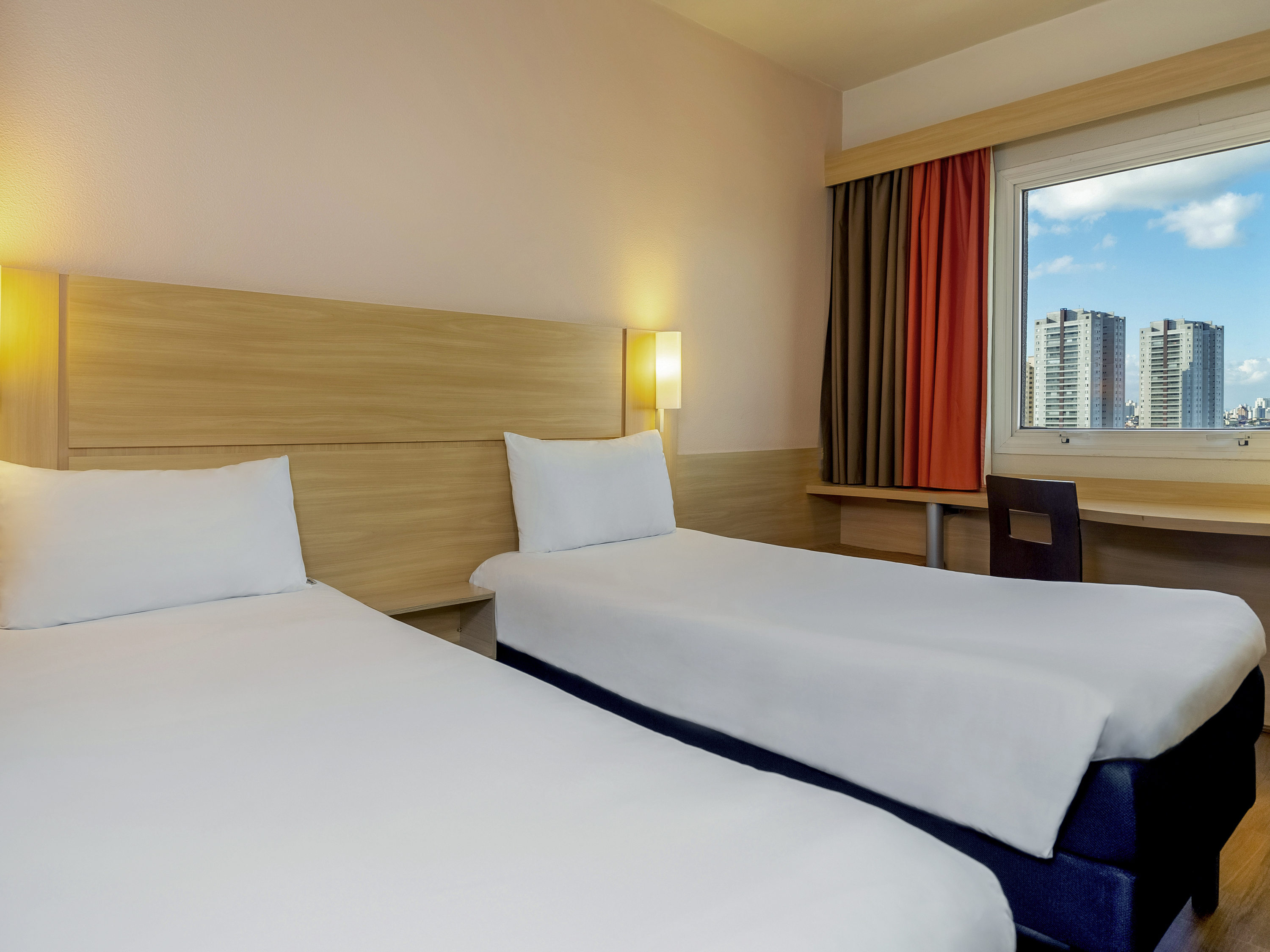 Hotel em Interlagos vibrante, moderno e econômico | ibis - ALL