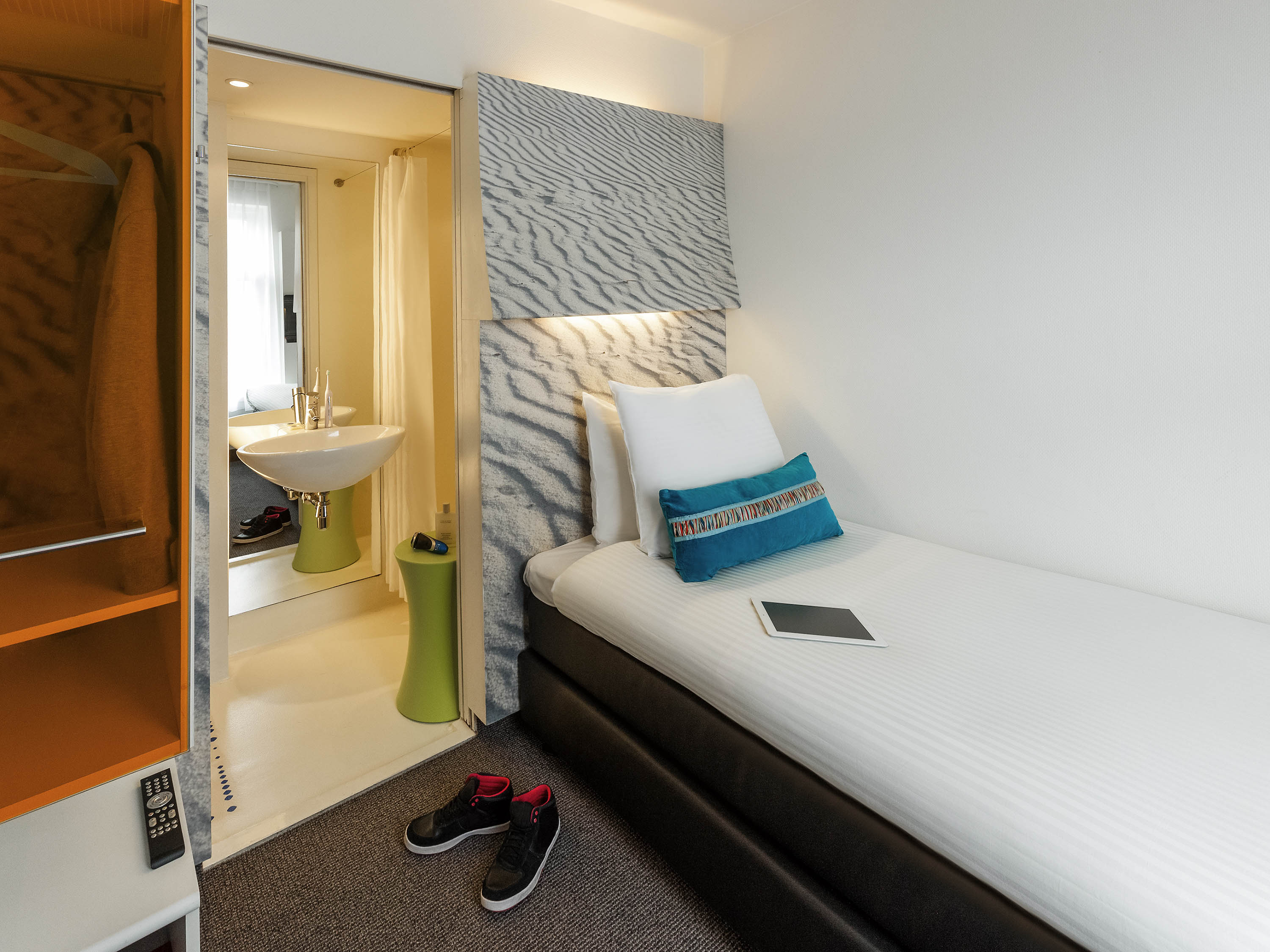 Cheap Hotel Amsterdam Central Station - ibis - City Centre - ALL