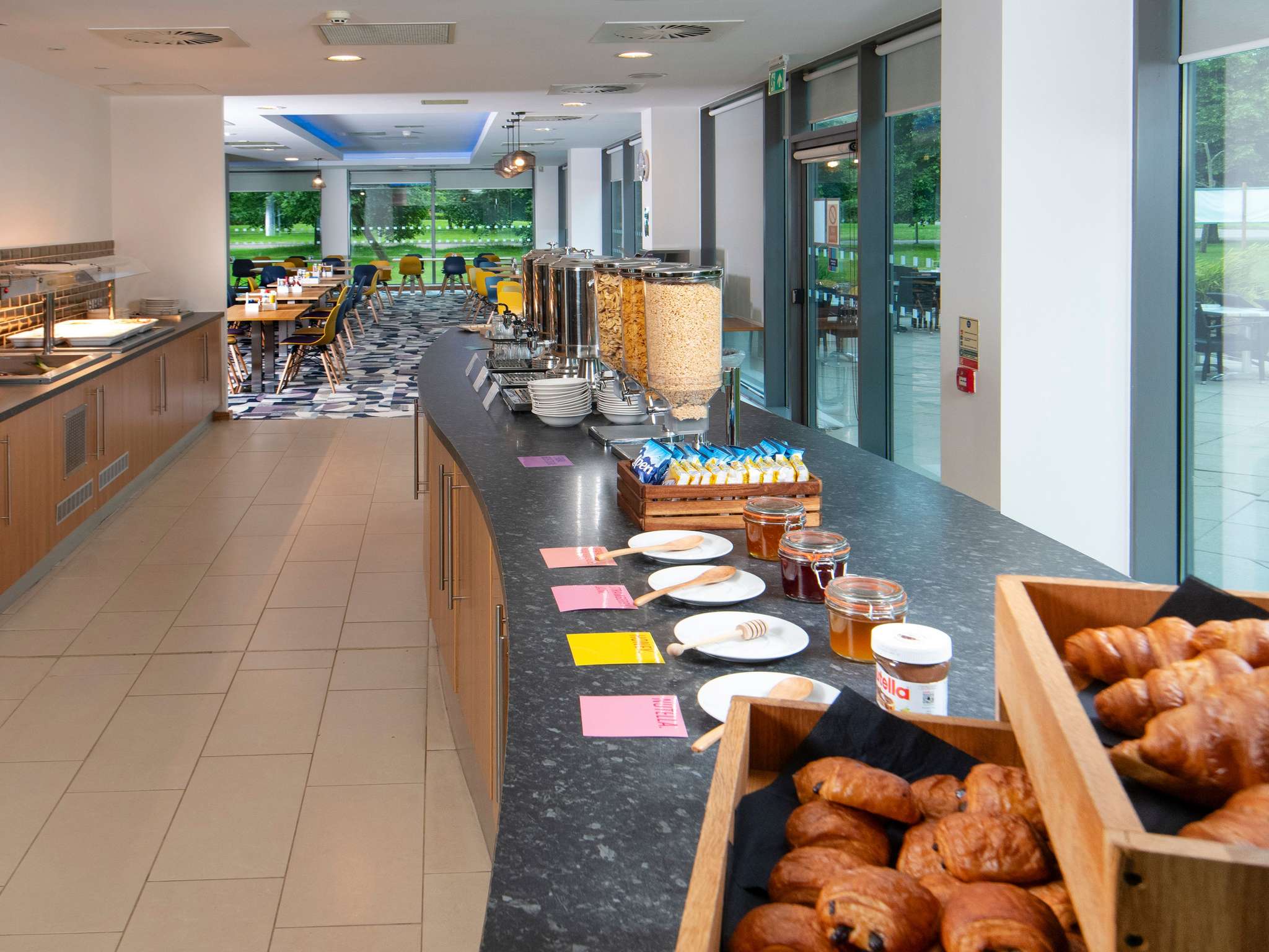 ibis Styles Crewe - Central Crewe Hotel with onsite parking I ALL - ALL