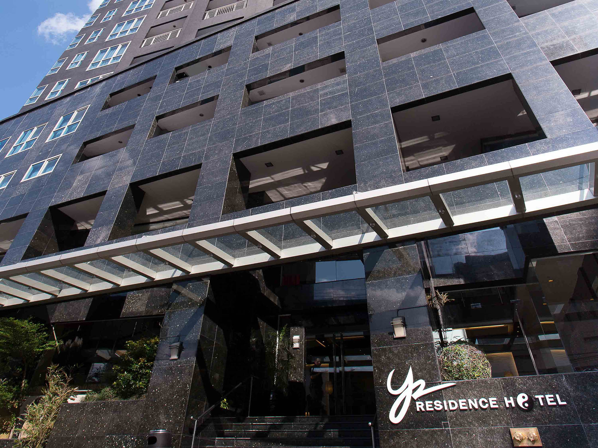 Hotel in MAKATI - The Y2 Residence Hotel