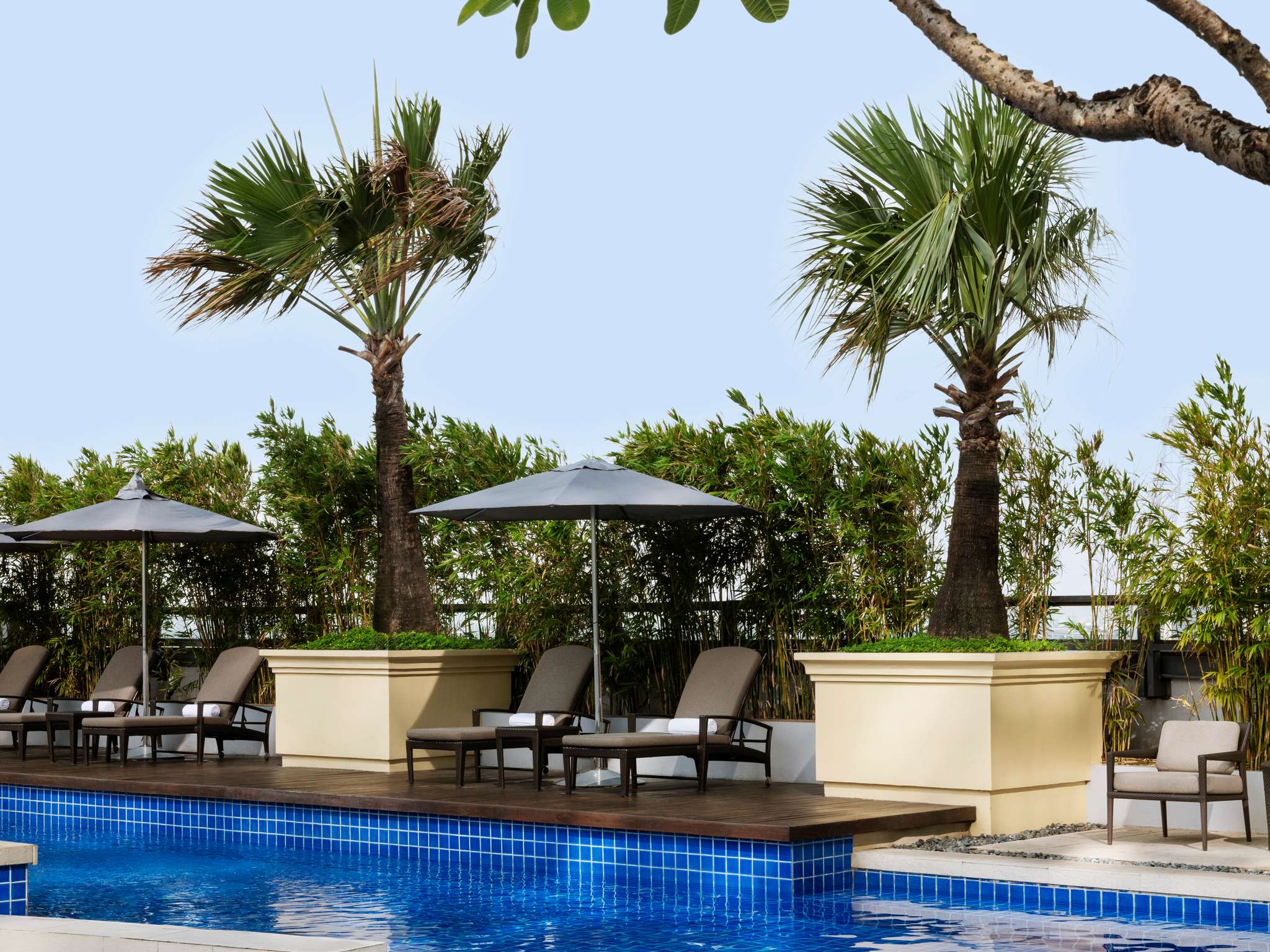 Raffles Makati - Luxury Hotel in Makati | ALL - ALL