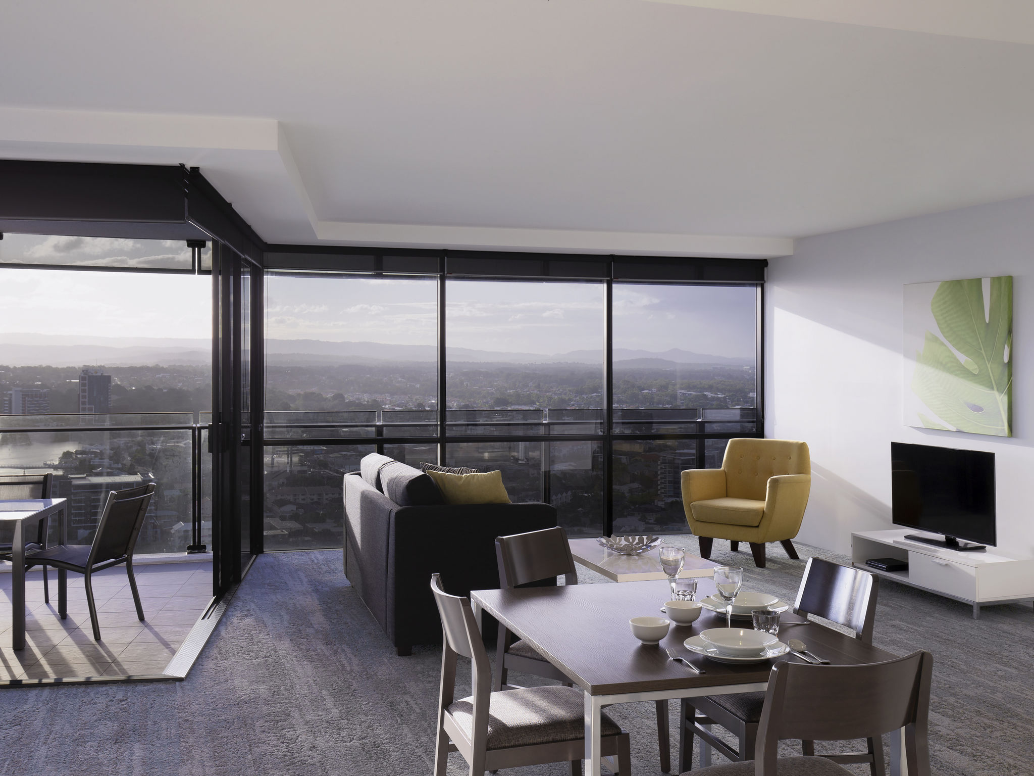 Mantra Circle on Cavill Surfers Paradise, Apartment Hotel in Surfers ...