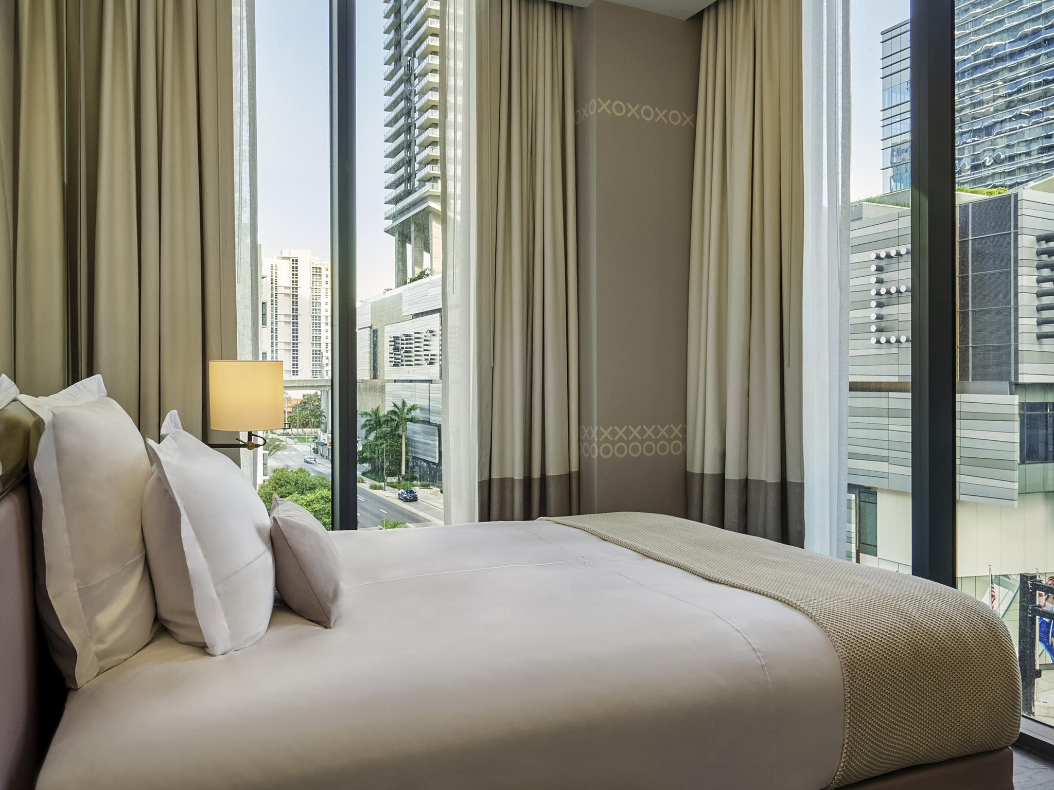 SLS LUX Brickell - ALL