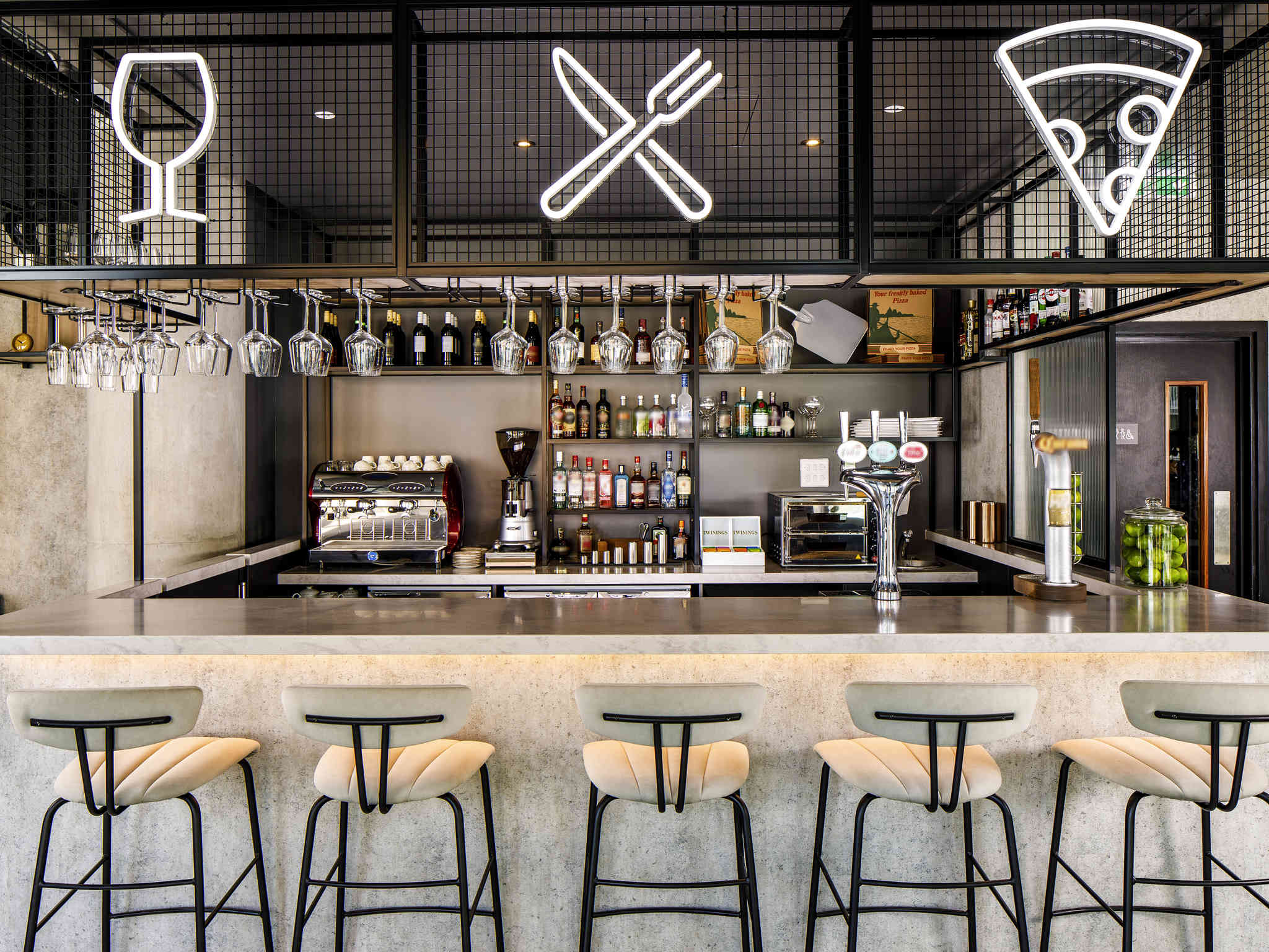 ibis London Sutton Point | Hotel London | ALL - ALL