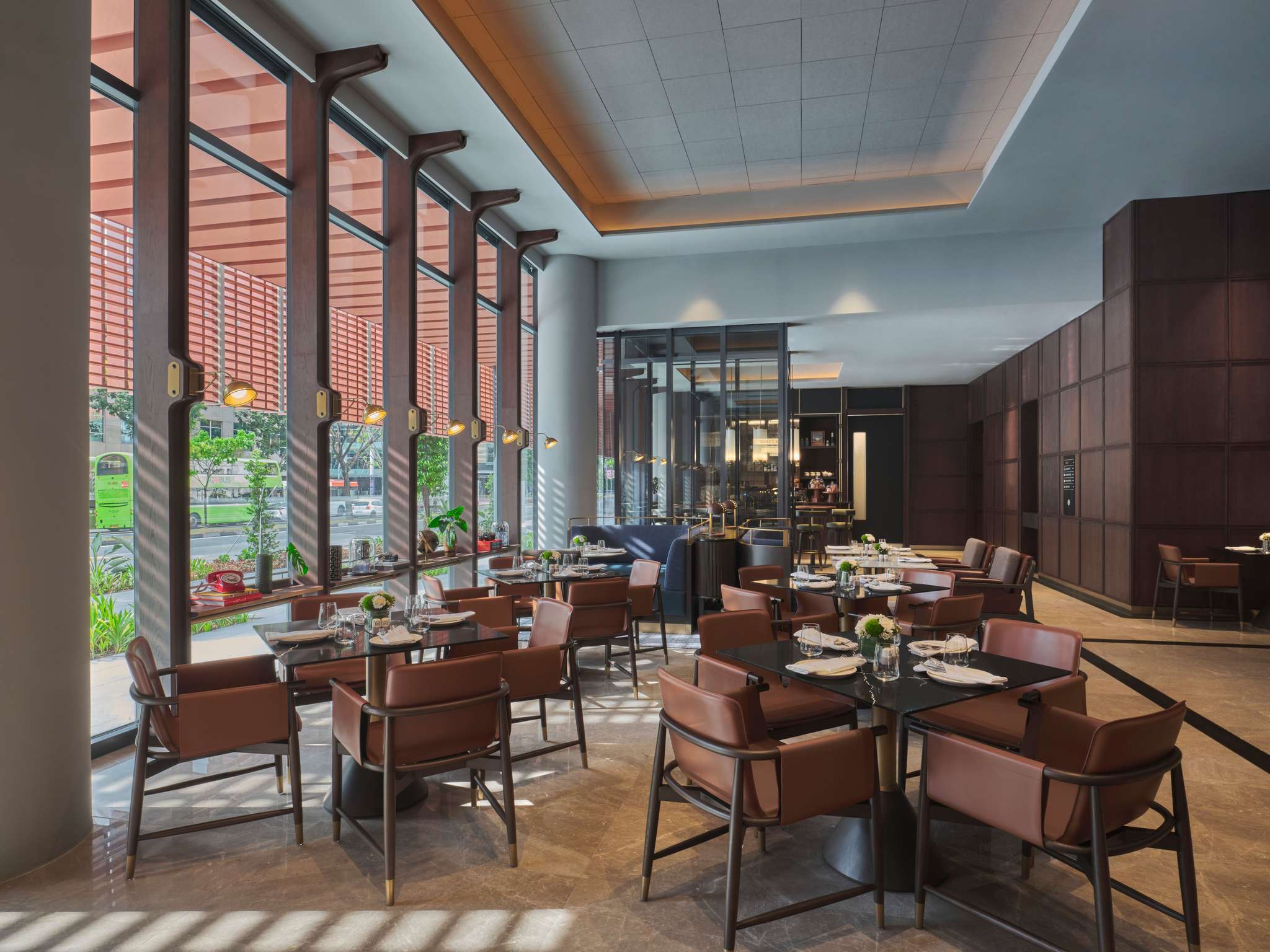 大胆さ、モダン、インターネット接続。シンガポールでのプルマンスタイル - ALL