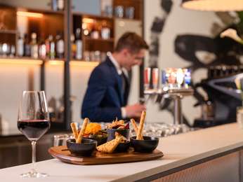 4-star hotel Mercure Genève Aéroport I Hotel near an airport I LCAH - ALL