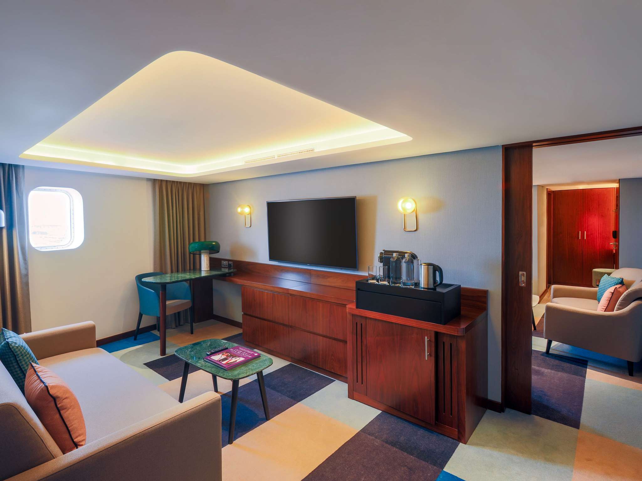 Queen Elizabeth 2 - ALL