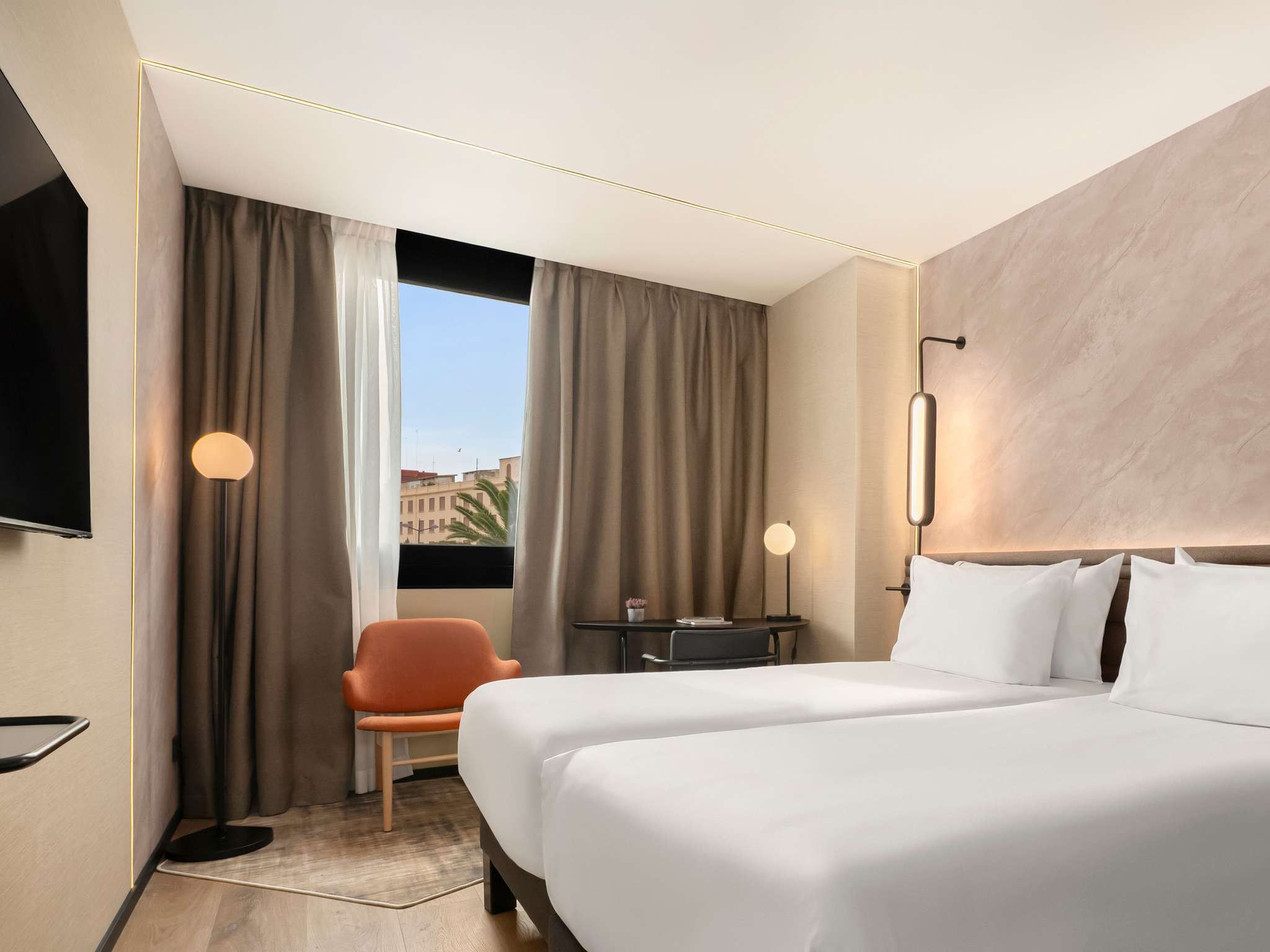 Urban hotel in Valencia with rooftop, pool and Sky Bar - ALL